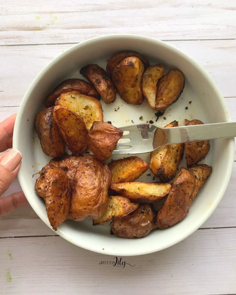 ↑ Papas rústicas al horno