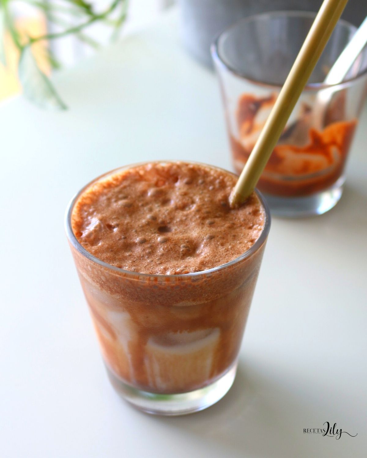 Delicioso Dalgona Chocolate latte - Recetas Lily