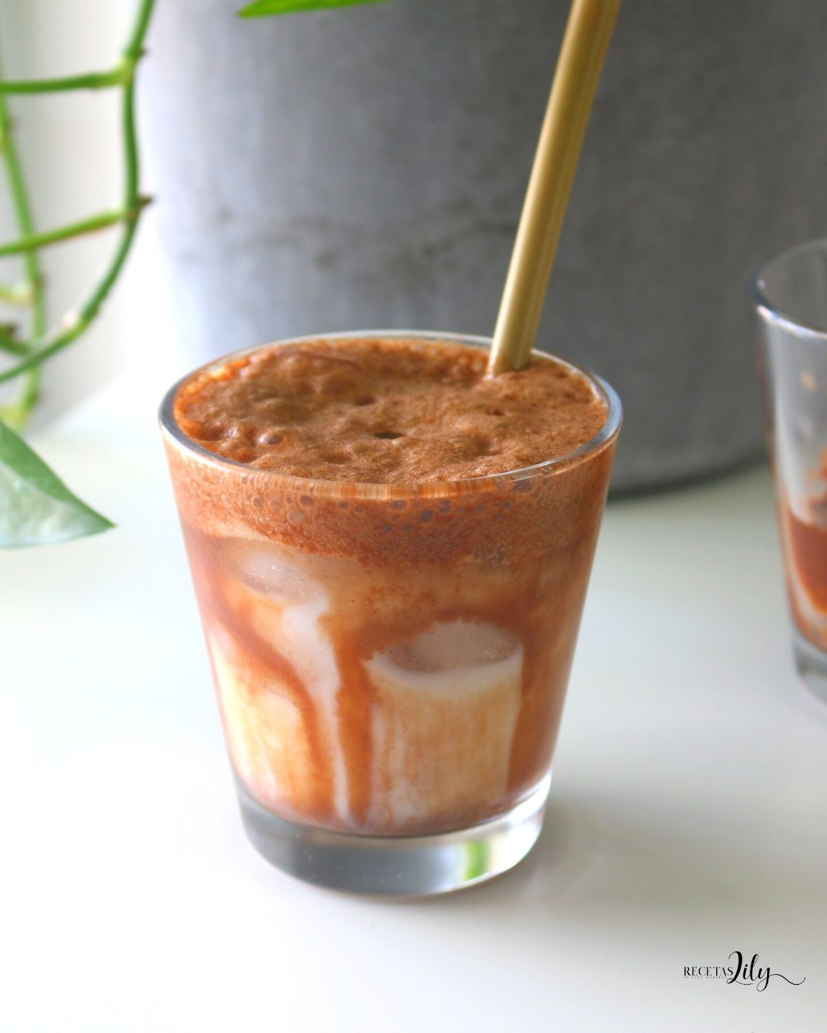 Delicioso Dalgona Chocolate latte - Recetas Lily